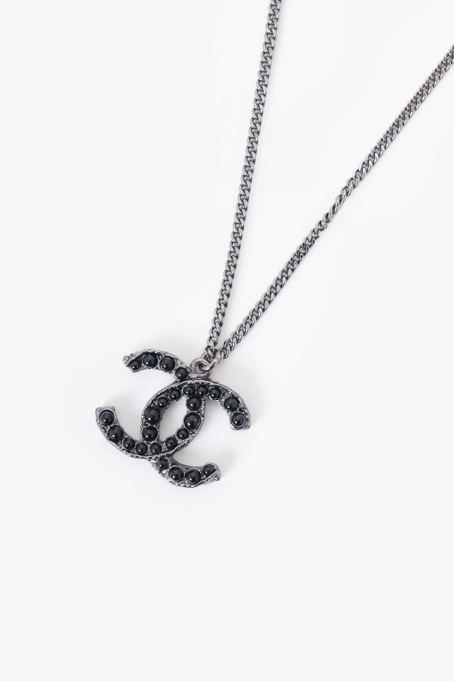 Pre-Loved Chanel™ Black Tone Resin CC Beaded Pendant Necklace – Mine ...