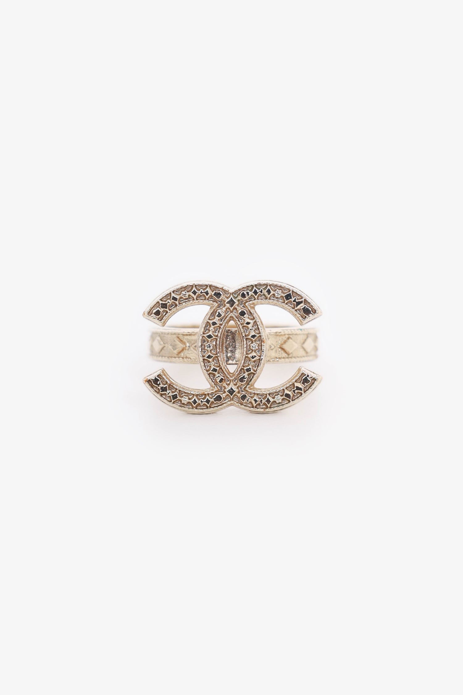 Pre-Loved Chanel™ Gold Tone CC Logo Ring – Mine & Yours