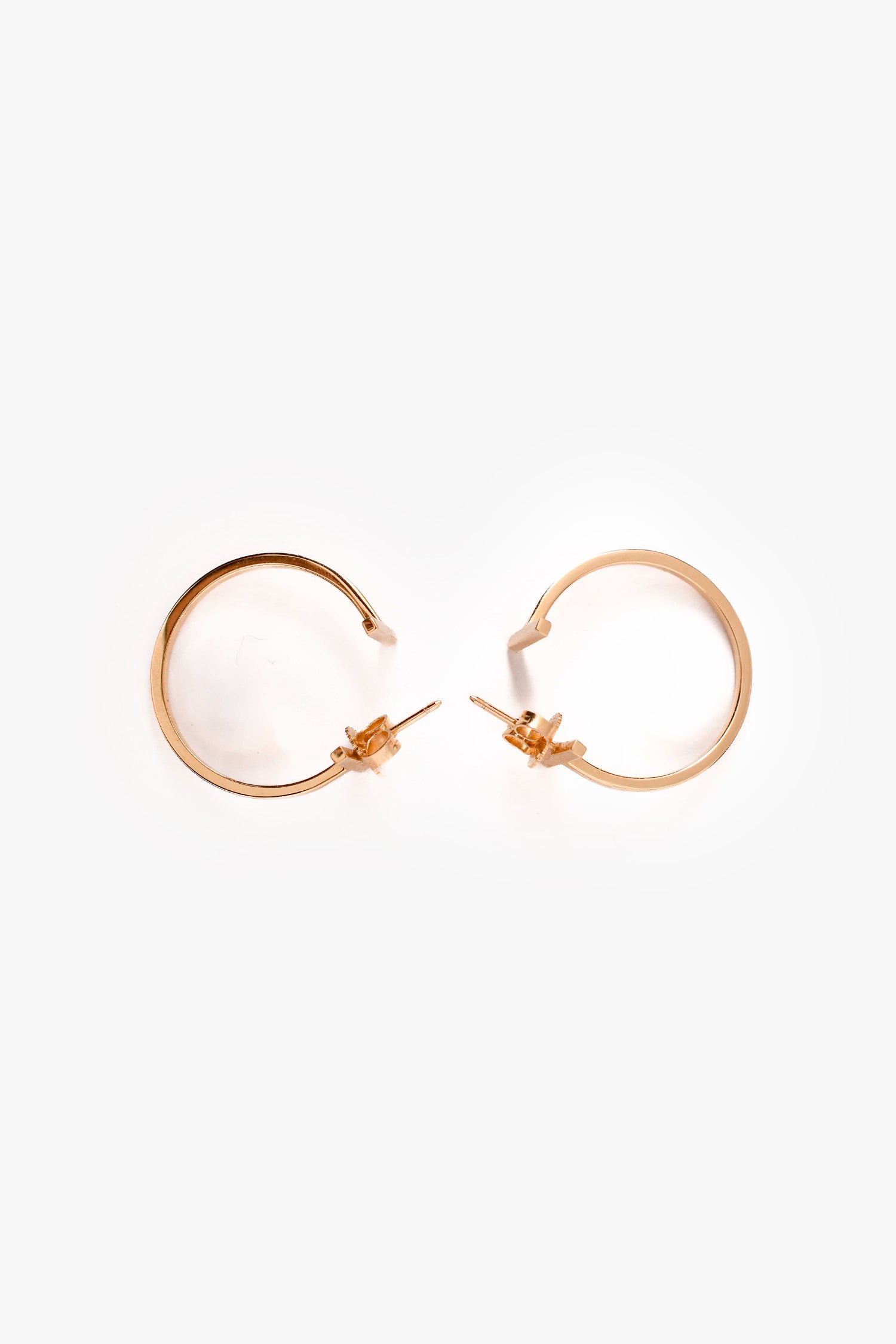 Tiffany & Co. 18K Yellow Gold Tiffany T Hoop Earrings – Mine & Yours