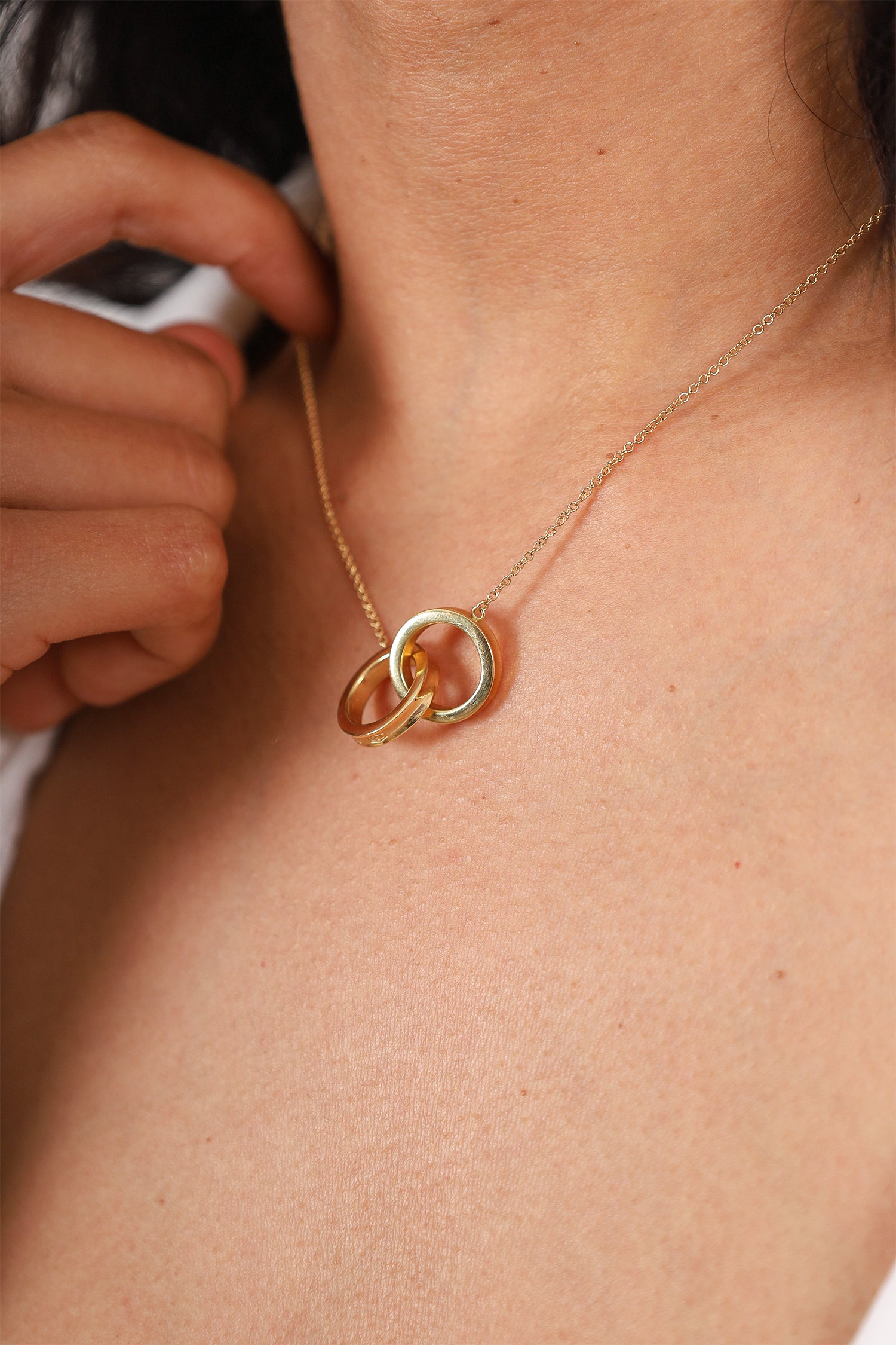 Tiffany & Co 18K Gold Interlocking Circles Necklace – Mine & Yours